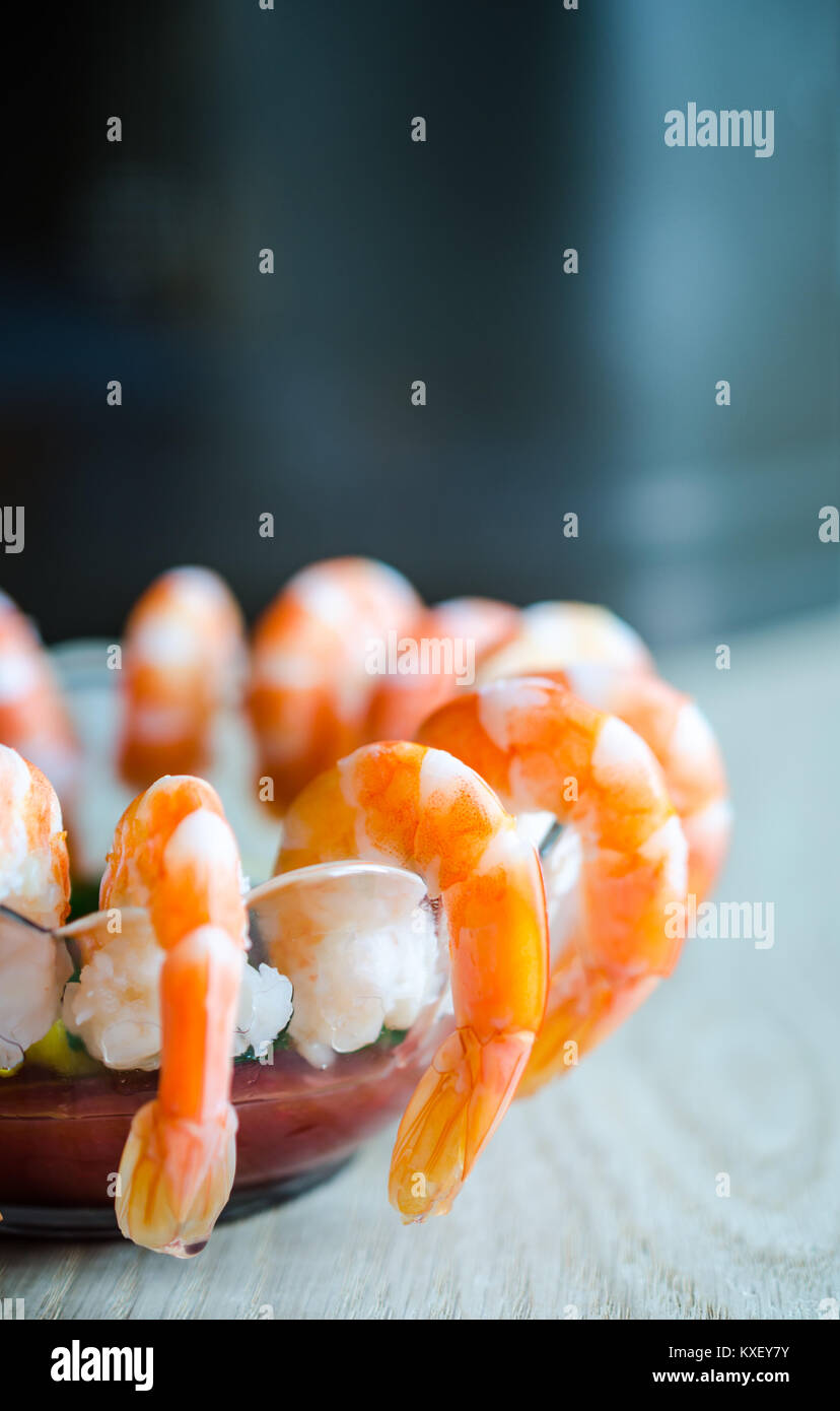 Prawn cocktail bowl lemon hi-res stock photography and images - Alamy