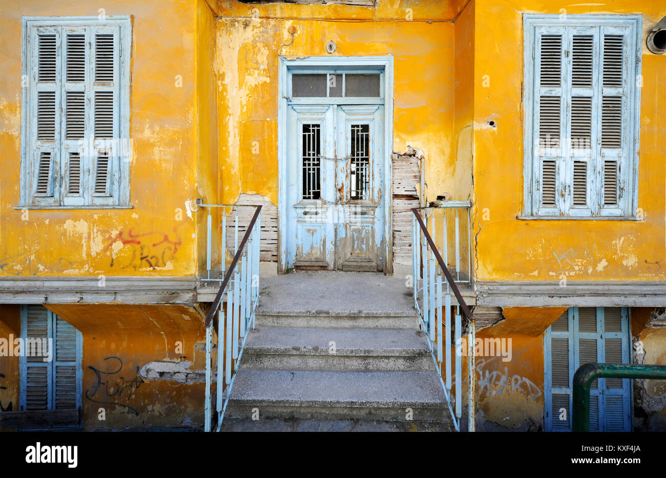 Old yellow house Stock Photo - Alamy
