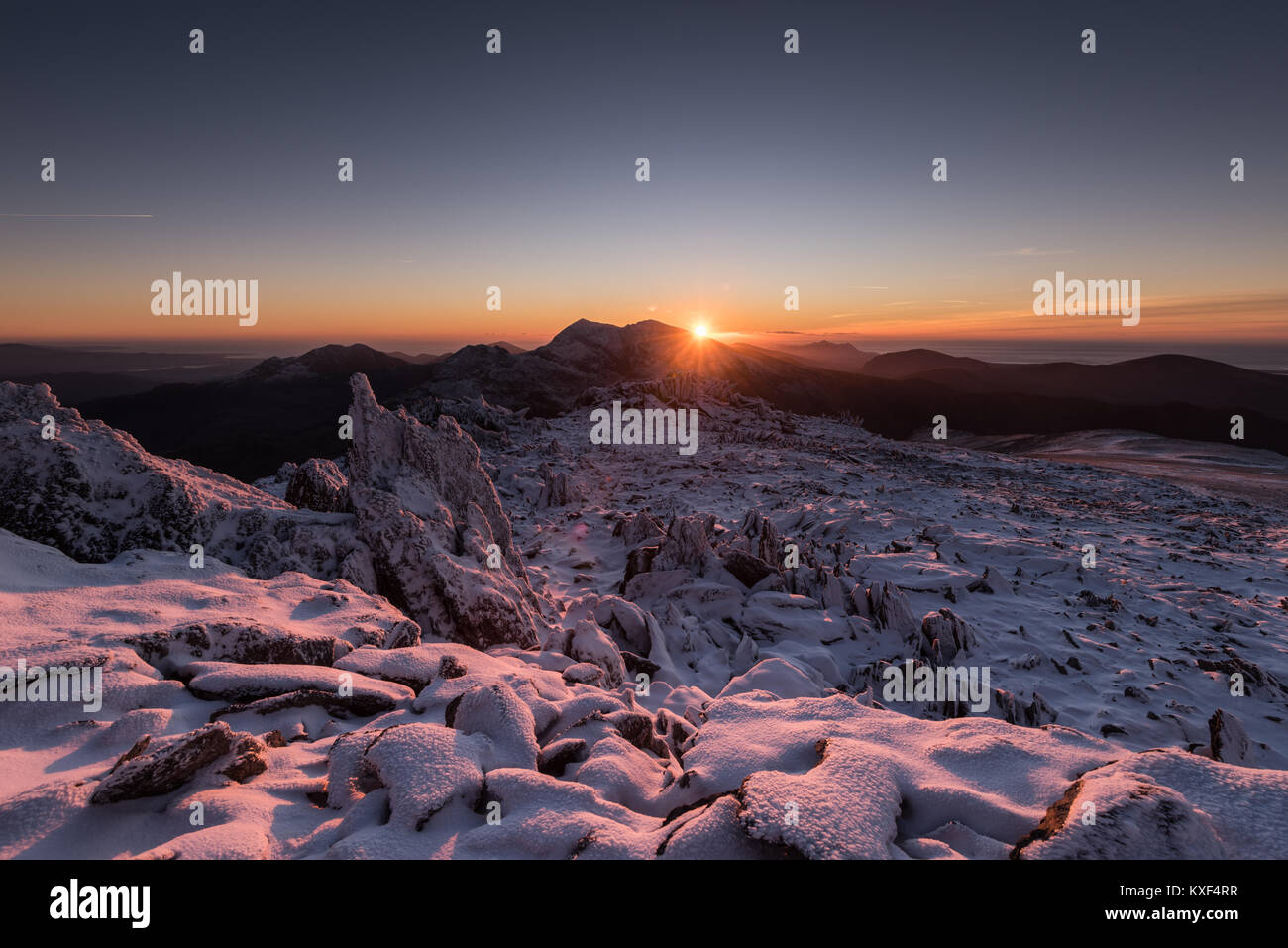 Carneddau sunset hi-res stock photography and images - Alamy