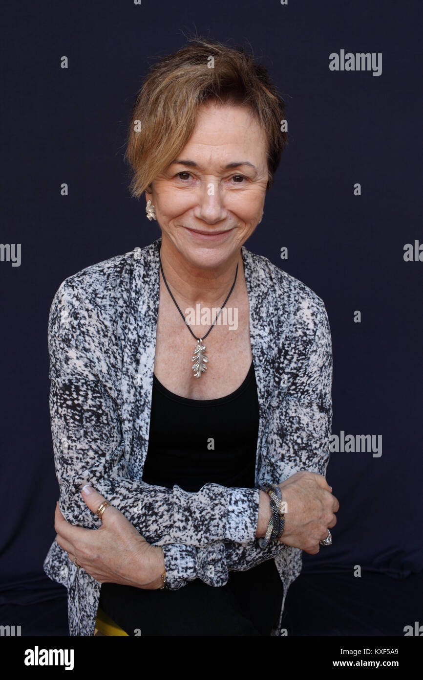 Portrait of Elizabeth George (born Susan Elizabeth George) 09/09/2017 ...