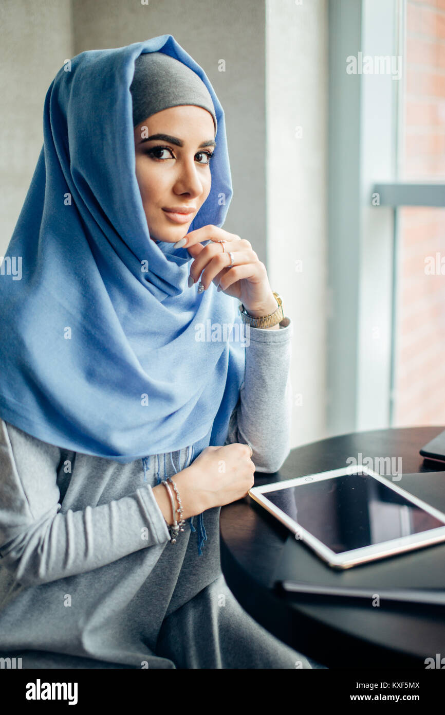 Emirati girl hi-res stock photography and images - Alamy