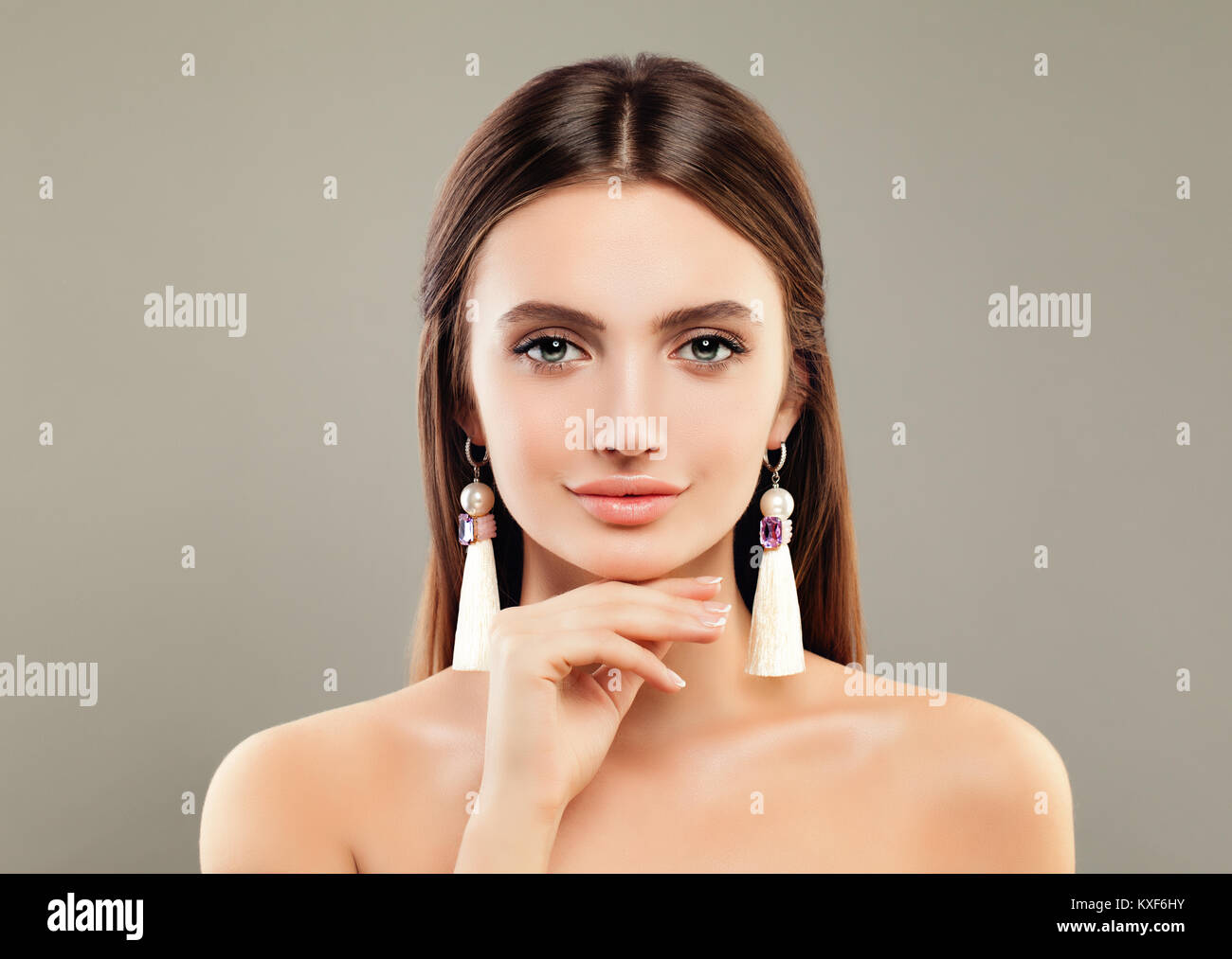 Face jewelry hi-res stock photography and images - Alamy