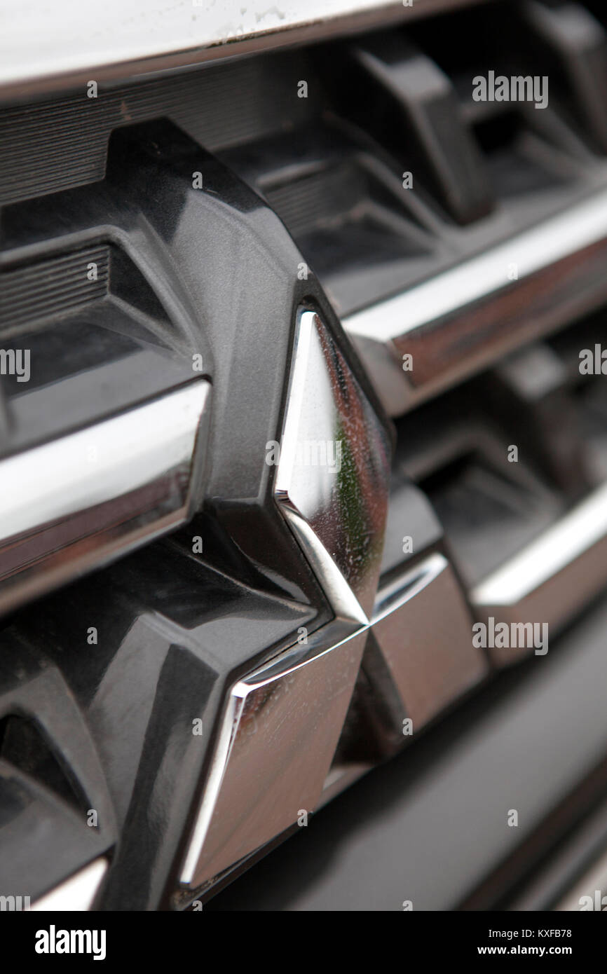 Close up detail of a Mitsubishi Shogun LWB SG4 SUV car Stock Photo - Alamy