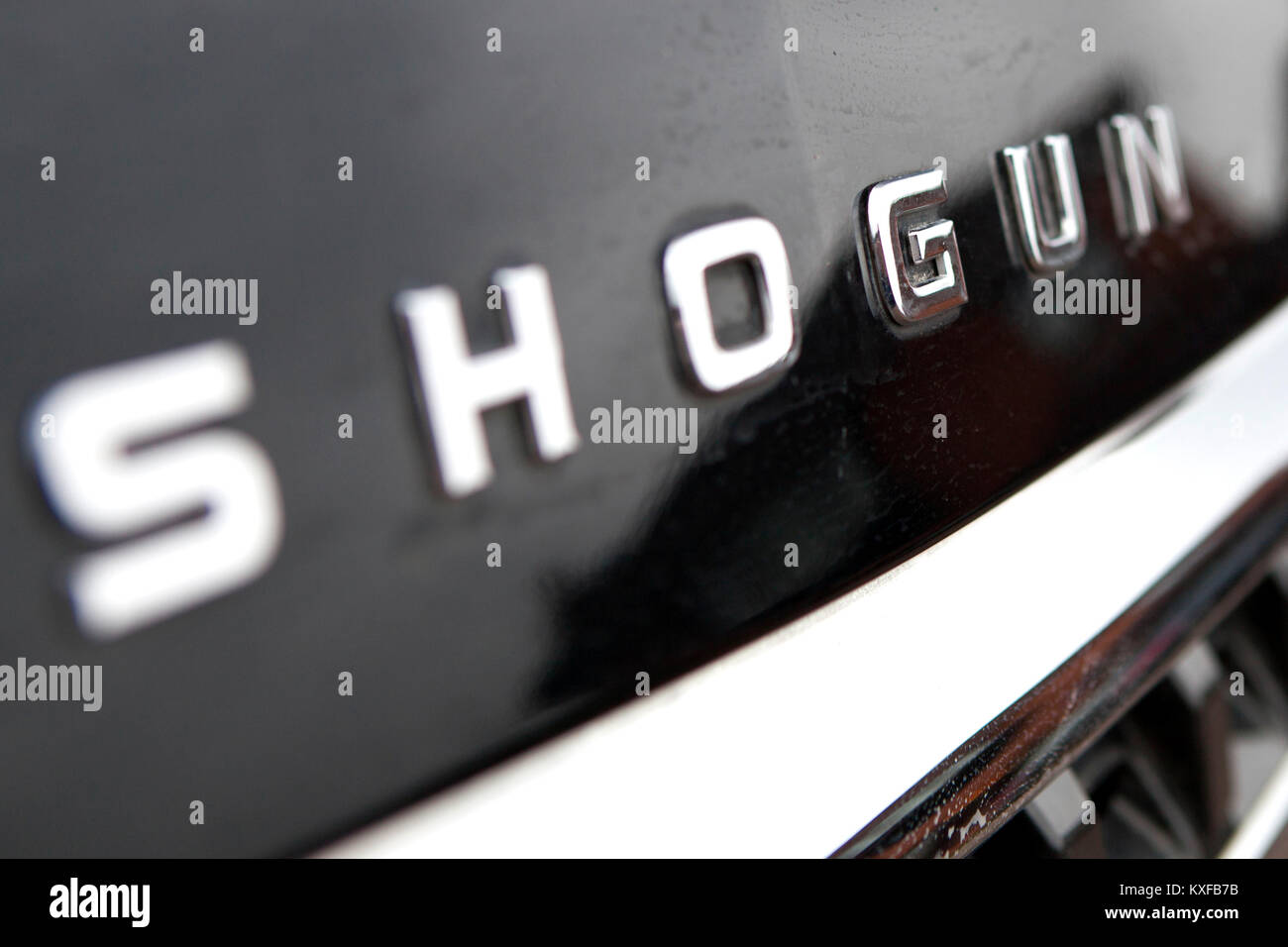 Close up detail of a Mitsubishi Shogun LWB SG4 SUV car Stock Photo - Alamy