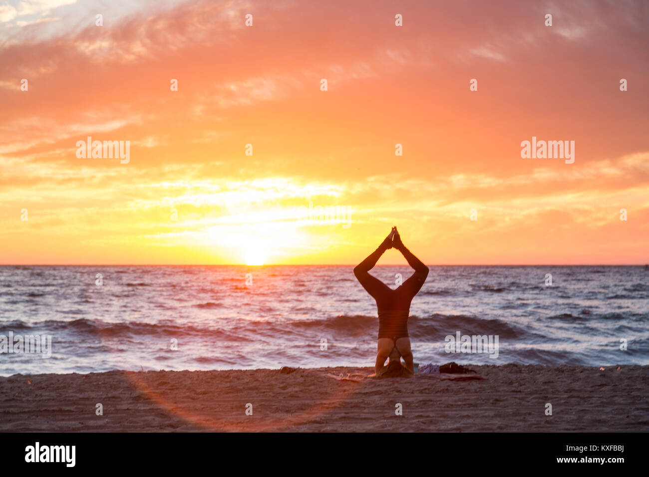 Yogi woman hi-res stock photography and images - Alamy