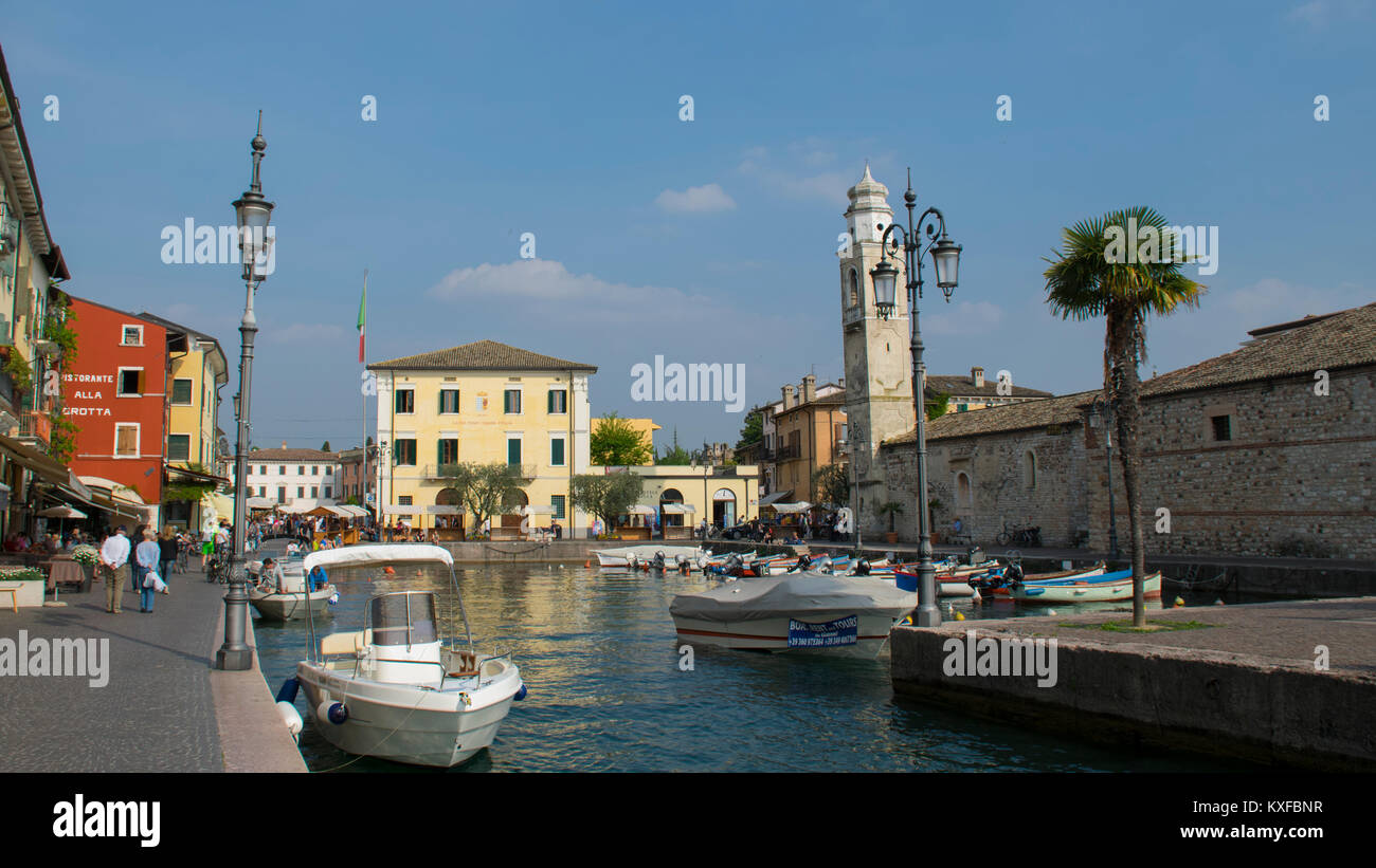 Lazise town hi-res stock photography and images - Alamy