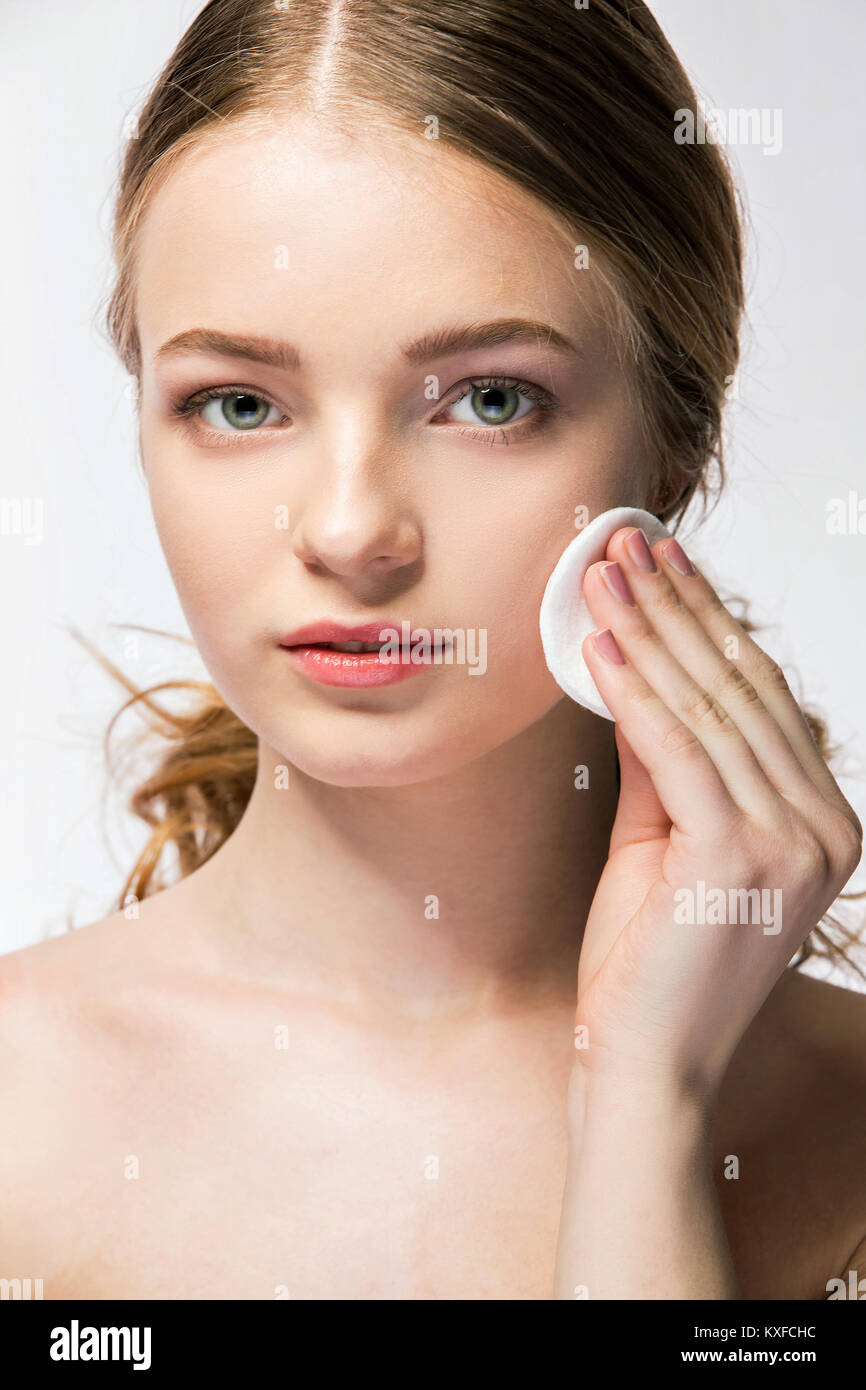 Sponge up close hi-res stock photography and images - Alamy