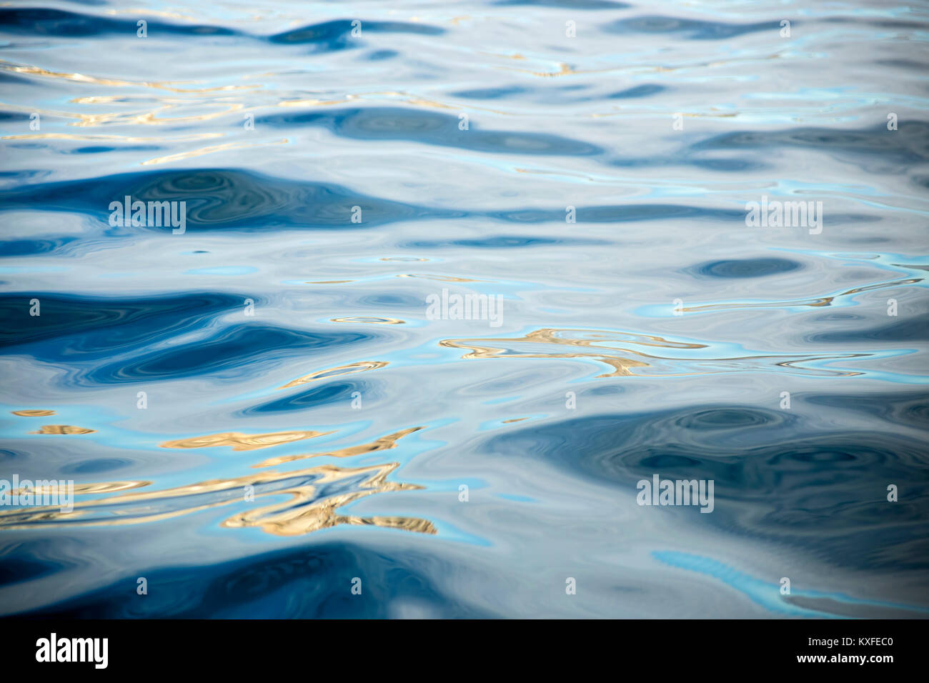 Ocean abyss hi-res stock photography and images - Alamy