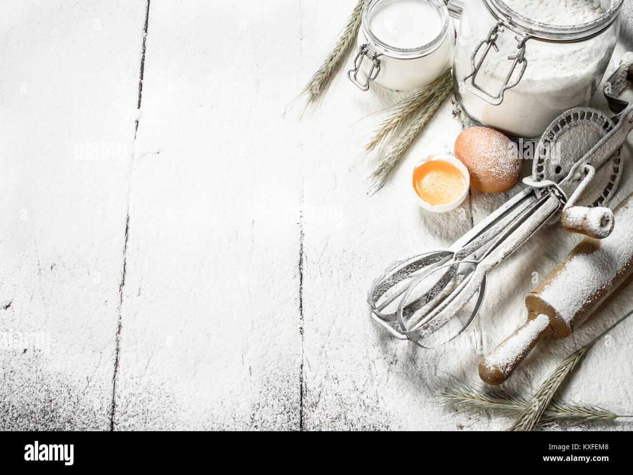 Baking background. Tools and ingredients for the dough Stock Photo - Alamy