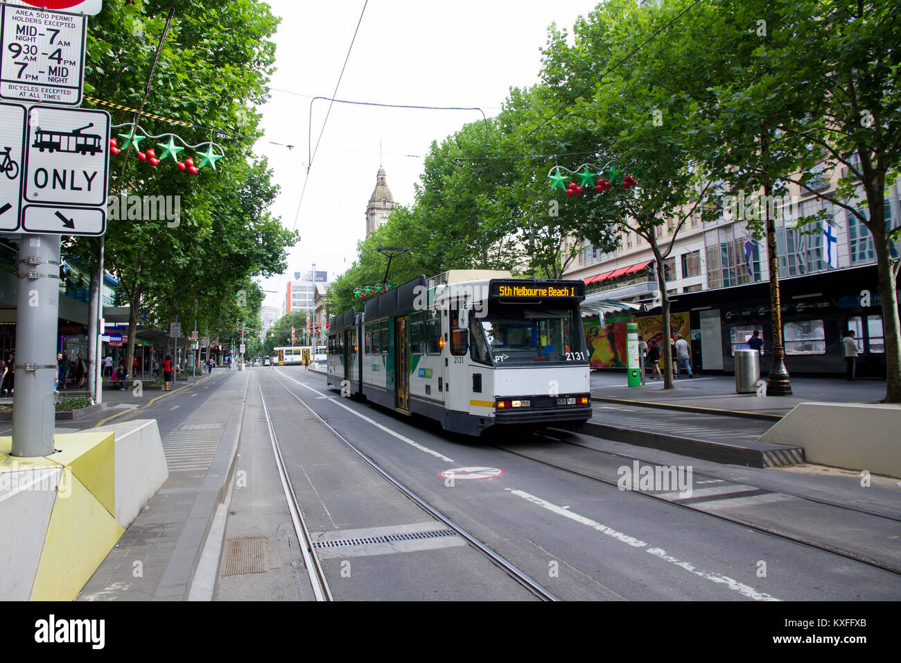 Tree lined street melbourne hi-res stock photography and images - Alamy