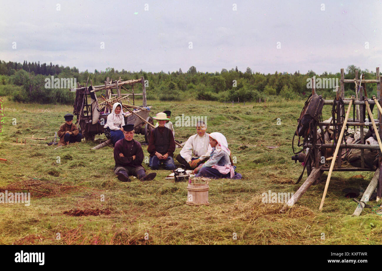 The photograph “Крестьяне-на-покосе 1909” by Sergei Mikhailovich ...