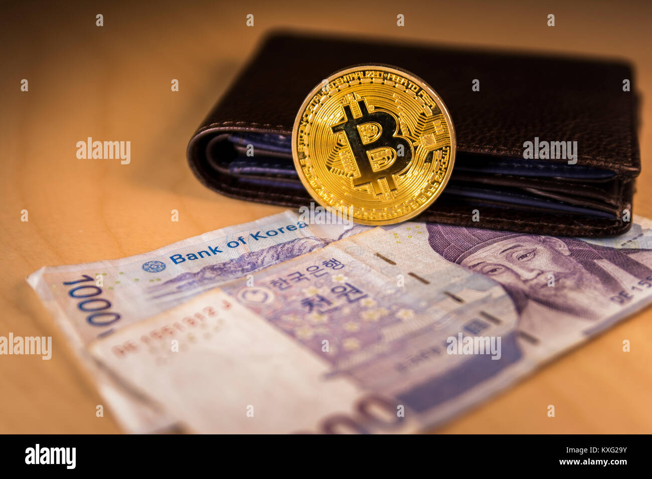 Gold korean won coin hi-res stock photography and images - Alamy