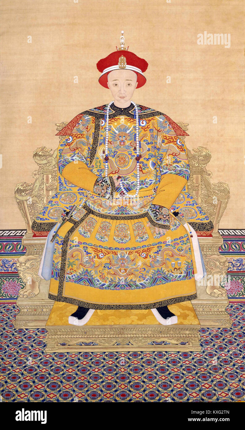 Chinese emperor court robe hi-res stock photography and images - Alamy