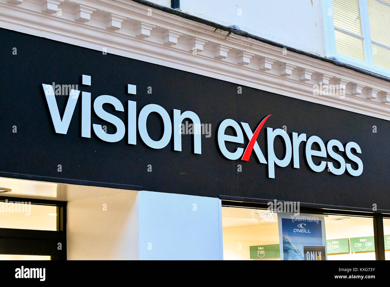Vision express logo hi-res stock photography and images - Alamy