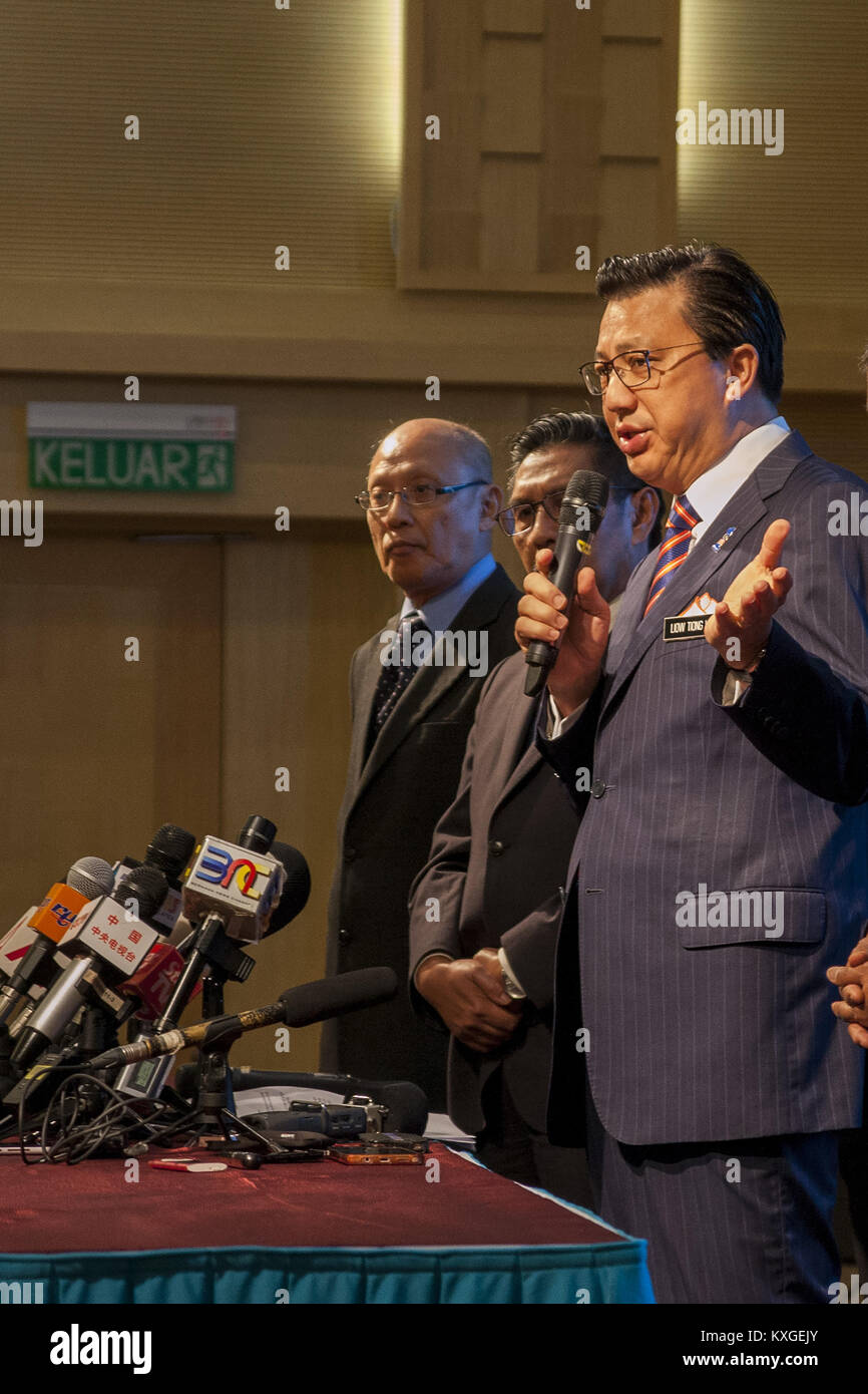 Putrajaya, Kuala Lumpur, Malaysia. 10th Jan, 2018. YB Dato' Sri Liow ...