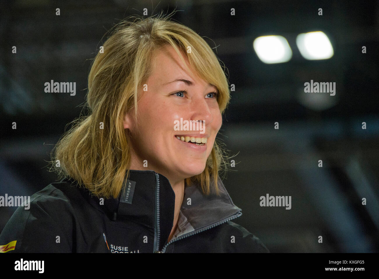 Golden globe hi-res stock photography and images - Alamy