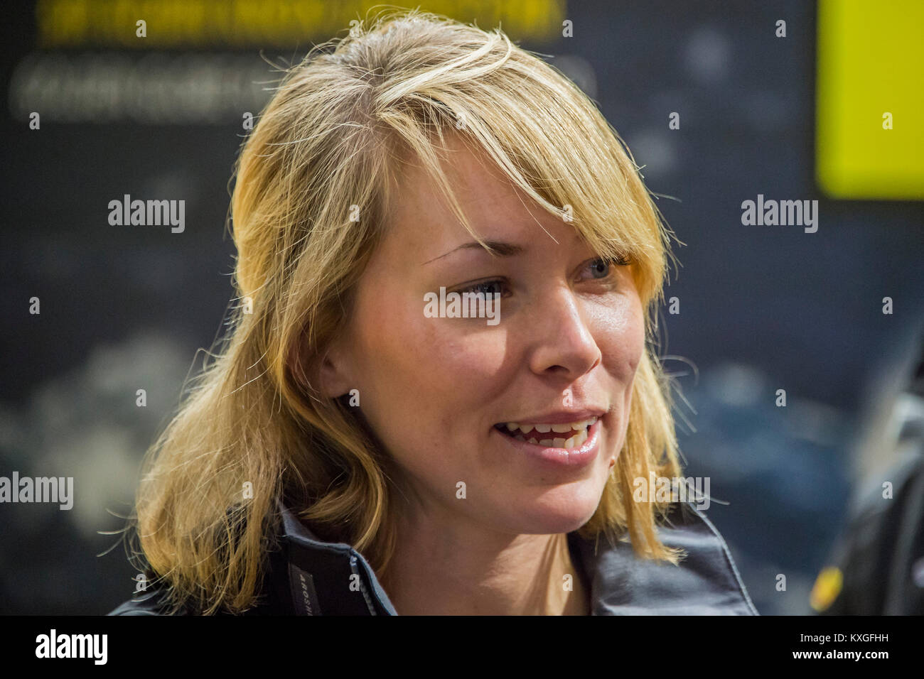 Golden globe hi-res stock photography and images - Alamy