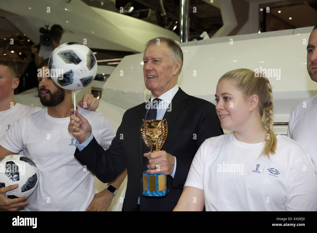 Geoff hurst world cup trophy hi-res stock photography and images - Alamy