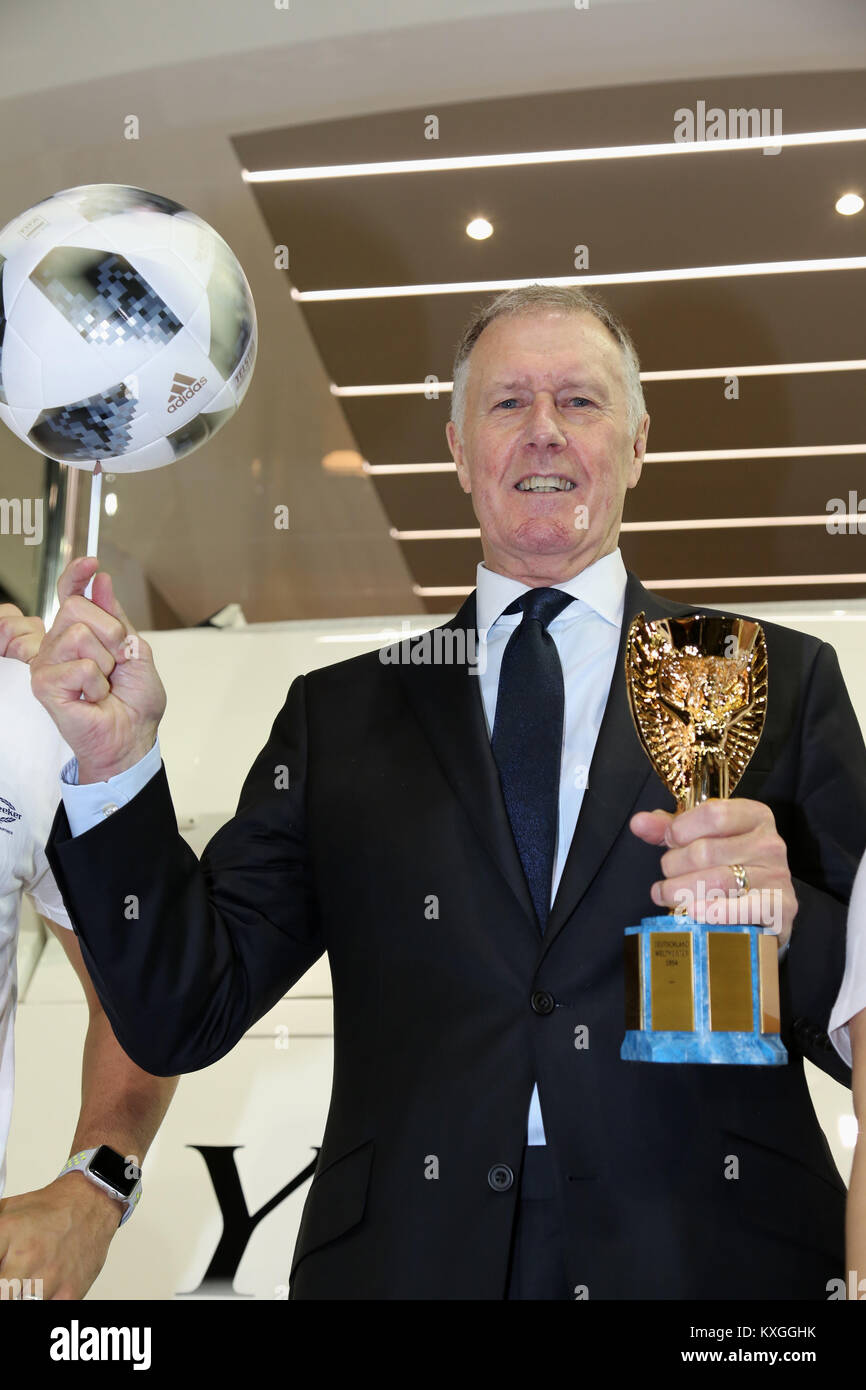 1966 world cup final geoff hurst hi-res stock photography and images ...