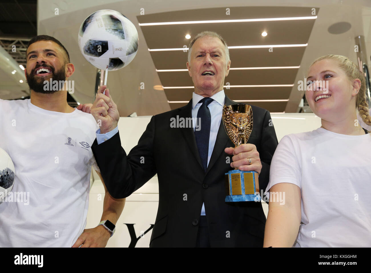 1966 world cup final trophy hi-res stock photography and images - Alamy