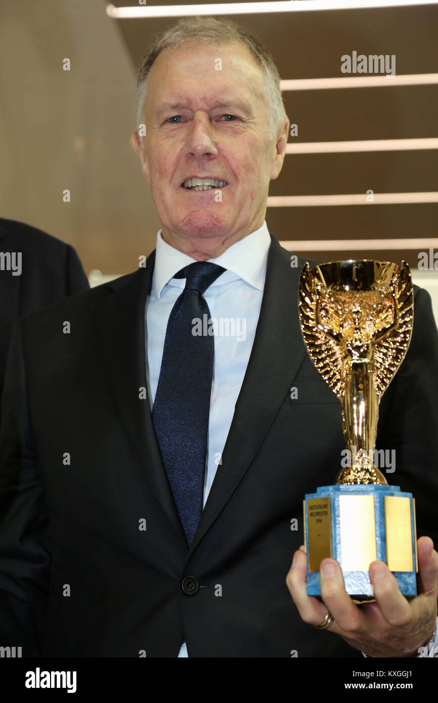 1966 World Cup Trophy Stock Photos & 1966 World Cup Trophy Stock Images ...