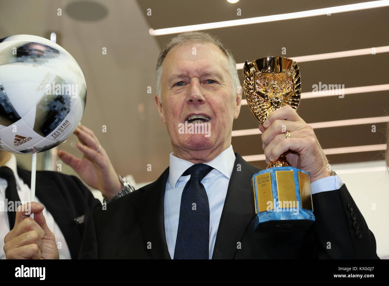 1966 world cup final geoff hurst hi-res stock photography and images ...