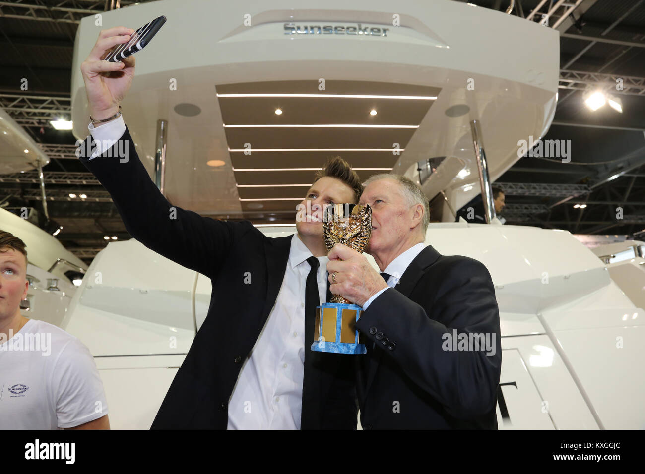 1966 world cup final geoff hurst hi-res stock photography and images ...