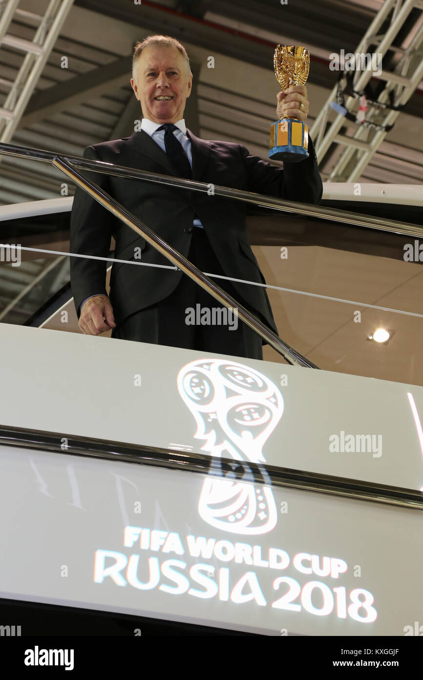 1966 world cup final trophy hi-res stock photography and images - Alamy