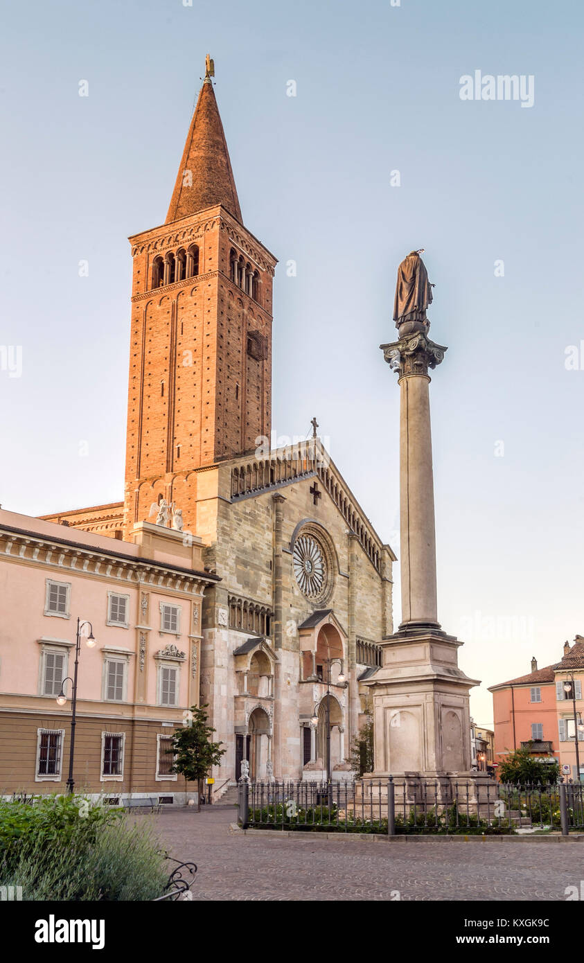Piacenza Cathedral, Emilia-Romagna, Italy Stock Photo - Alamy