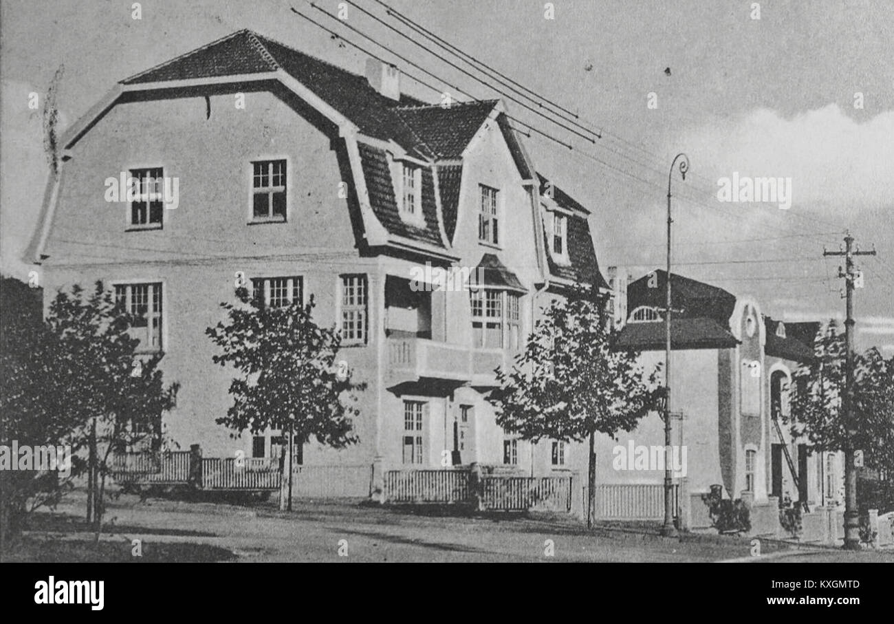 The title contains untranslated or obscure text, which cannot be ...