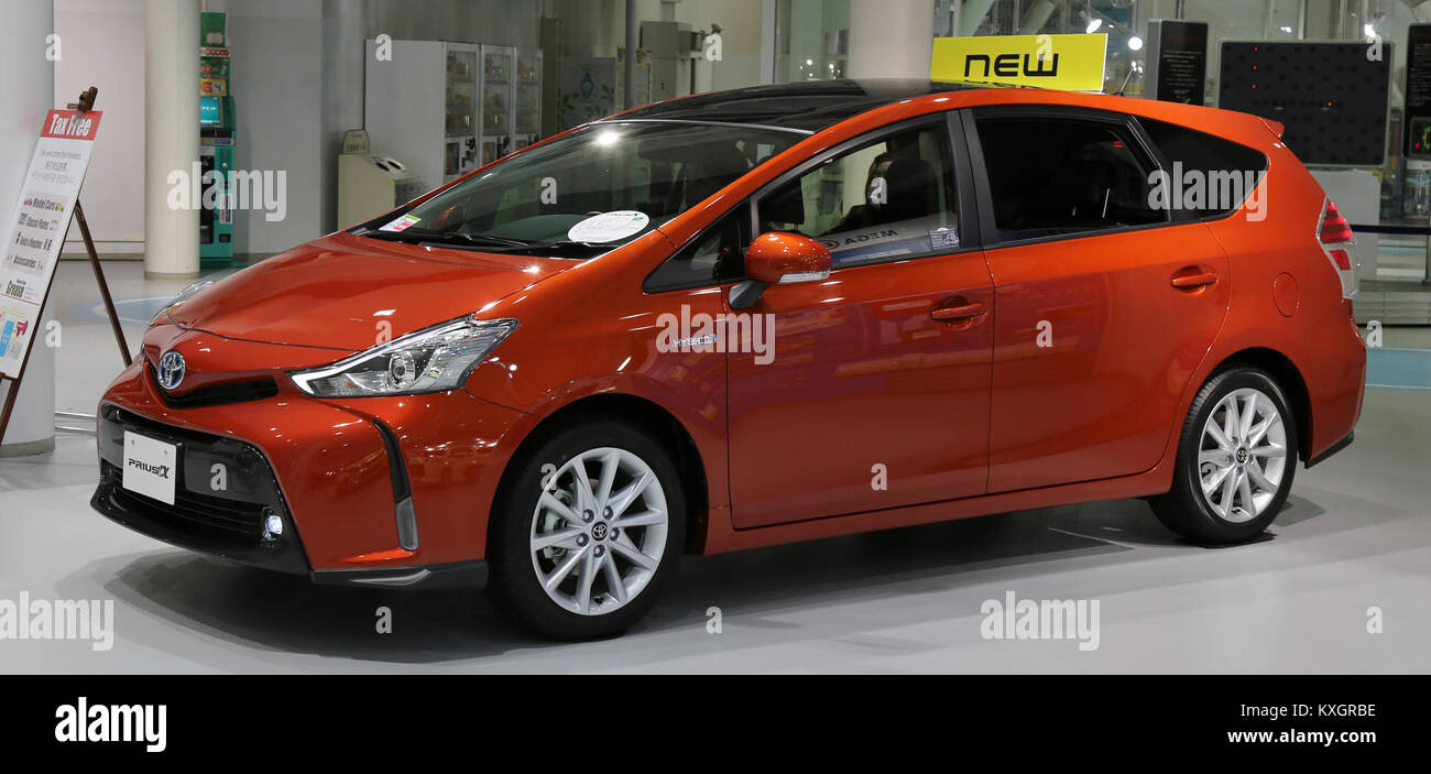 Prius car driving hi-res stock photography and images - Alamy