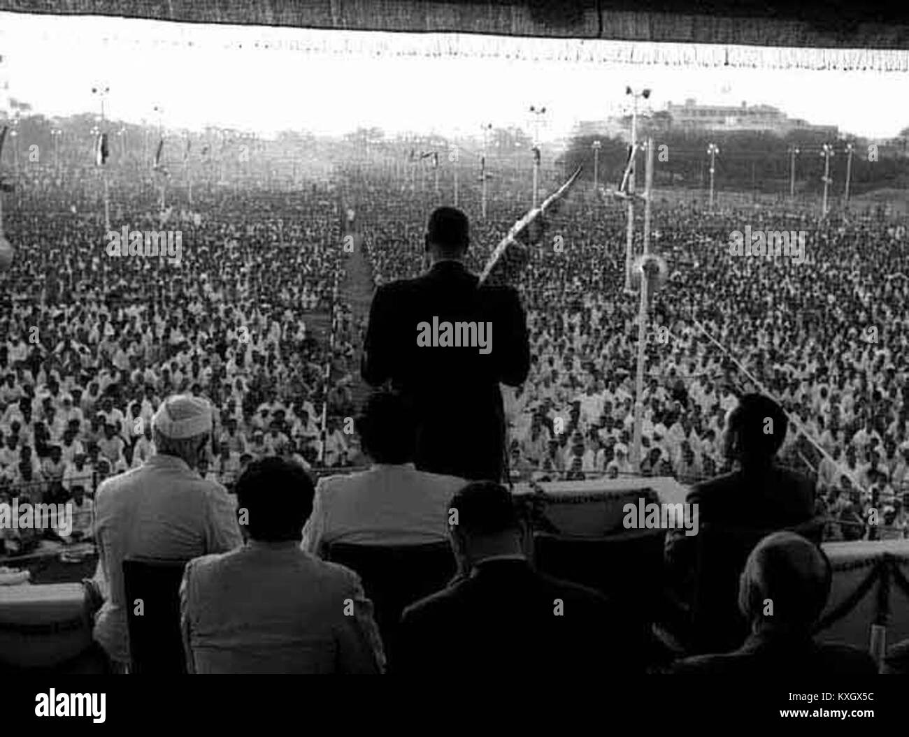 A historical photograph of Egyptian President Abdel Nasser visiting ...