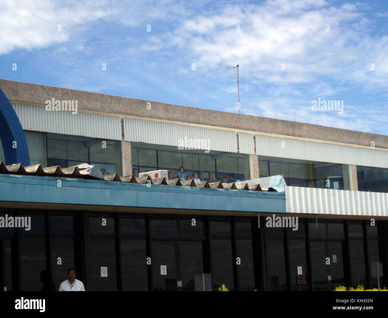 Modern building airport terminal hi-res stock photography and images ...