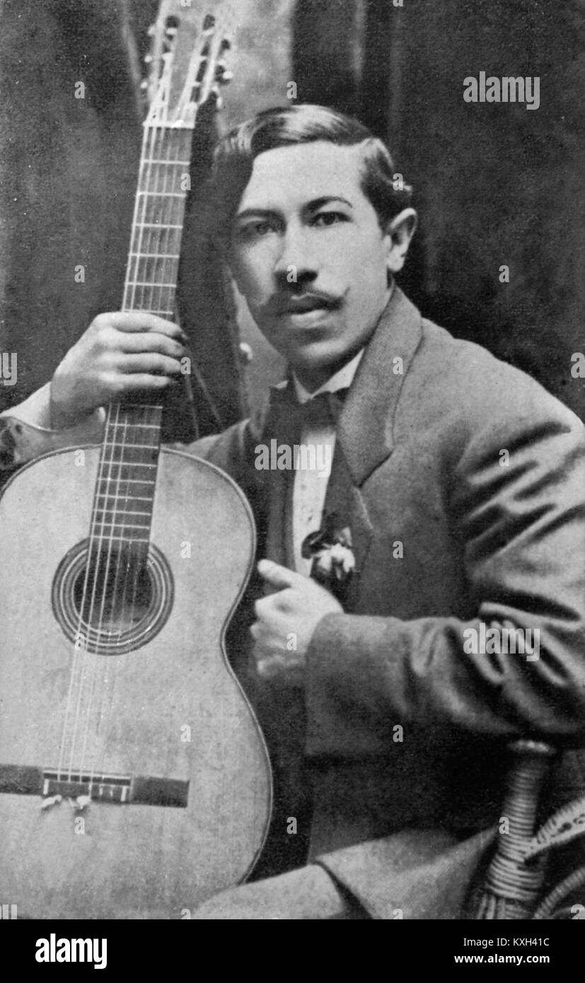 Historical guitarist Black and White Stock Photos & Images - Alamy