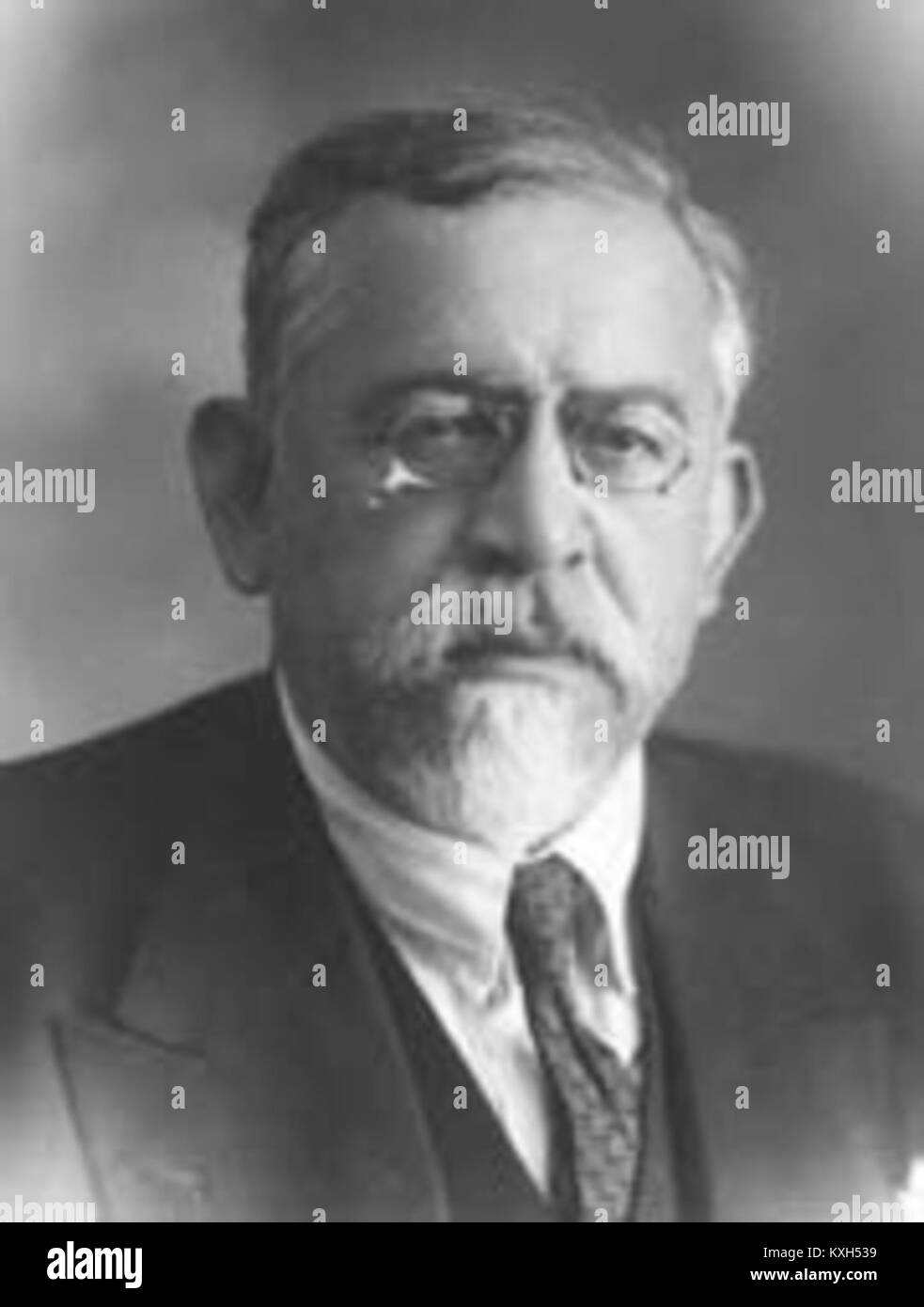 Yusuf Bey Akuraoglu is a historical figure, likely of Turkish or ...