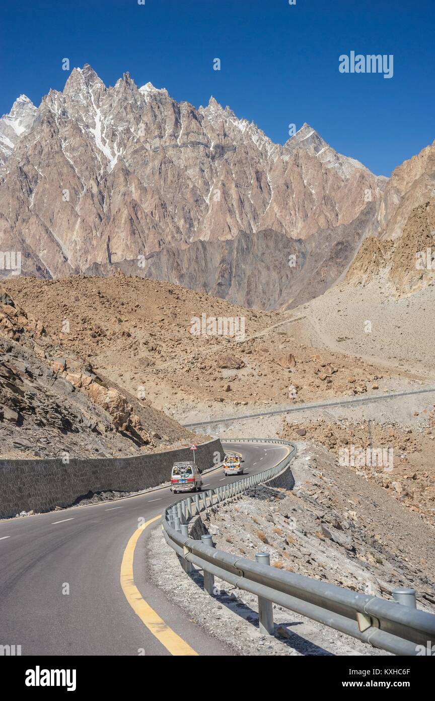 Karakorum Highway in Pakistan Stock Photo - Alamy