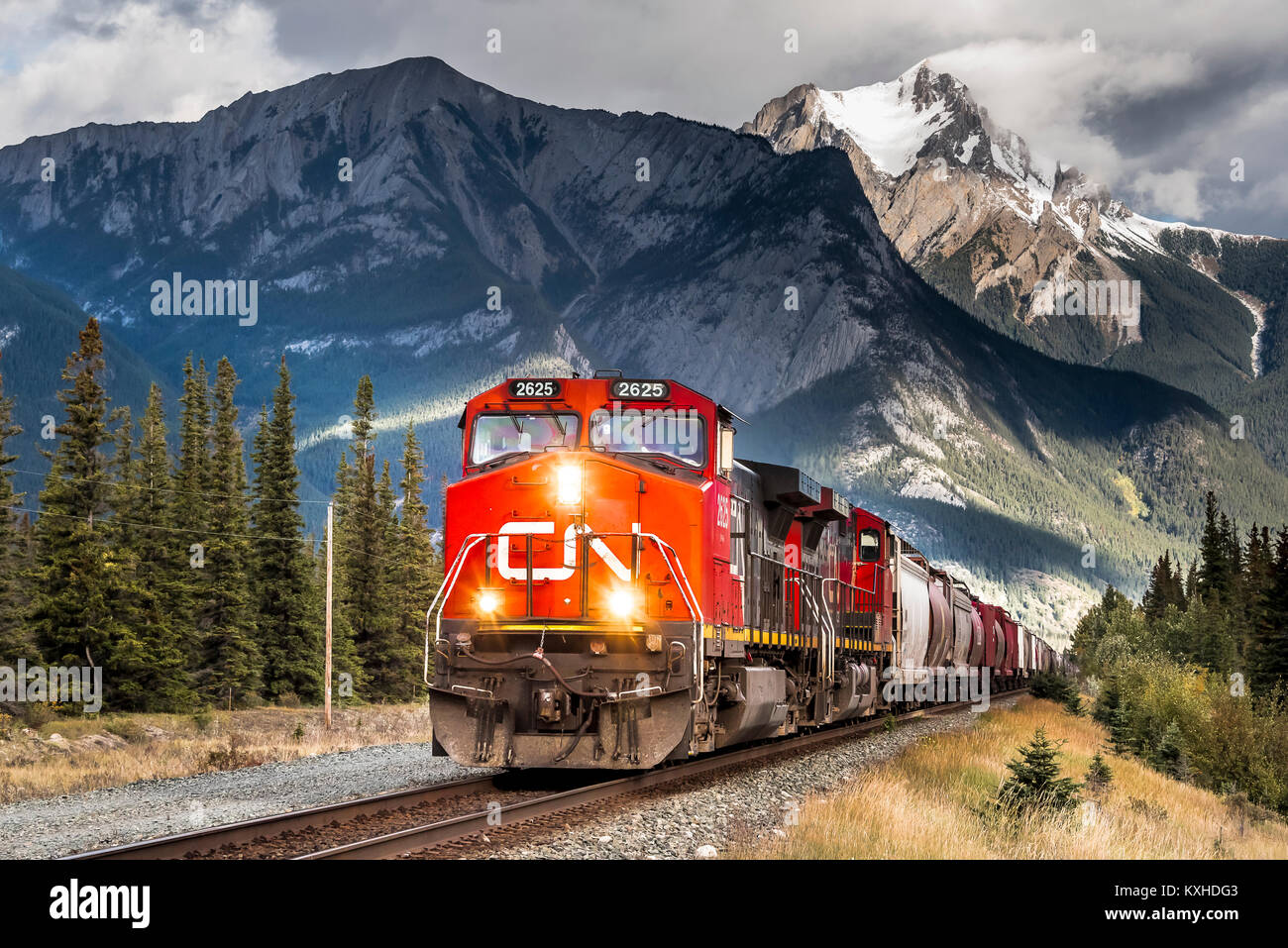 CN loco 2625 leads manifest train westbound below Gargoyle Mountain ...