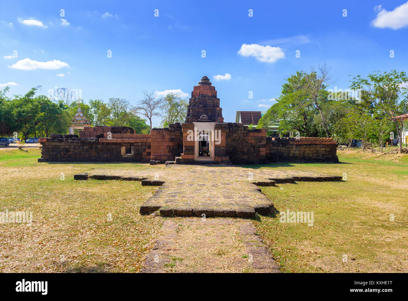 Prang Ku or Prasat Nong Ku(Nong Ku Castle) in Roi-et province,Thailand ...