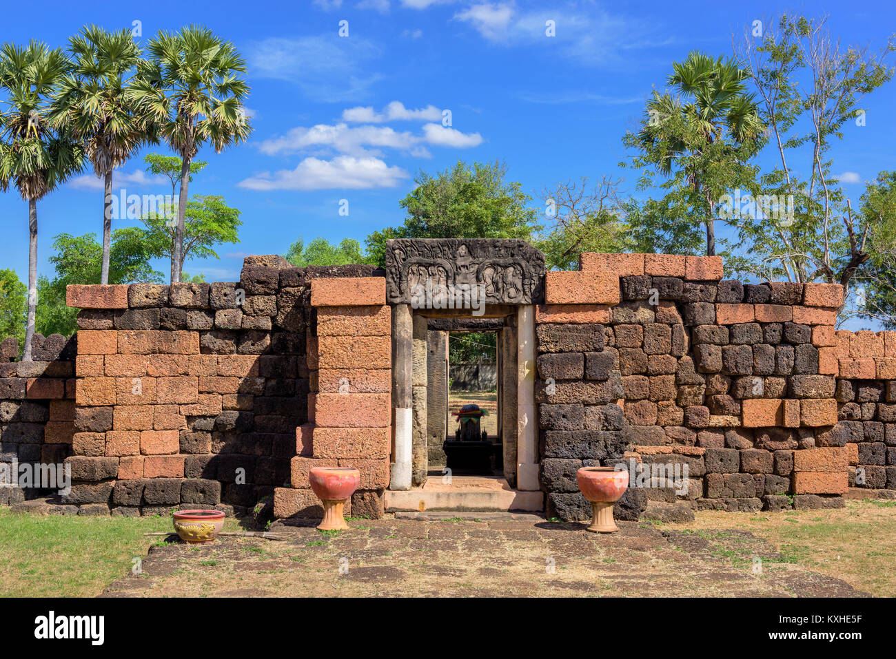 Prang Ku or Prasat Nong Ku(Nong Ku Castle) in Roi-et province,Thailand ...