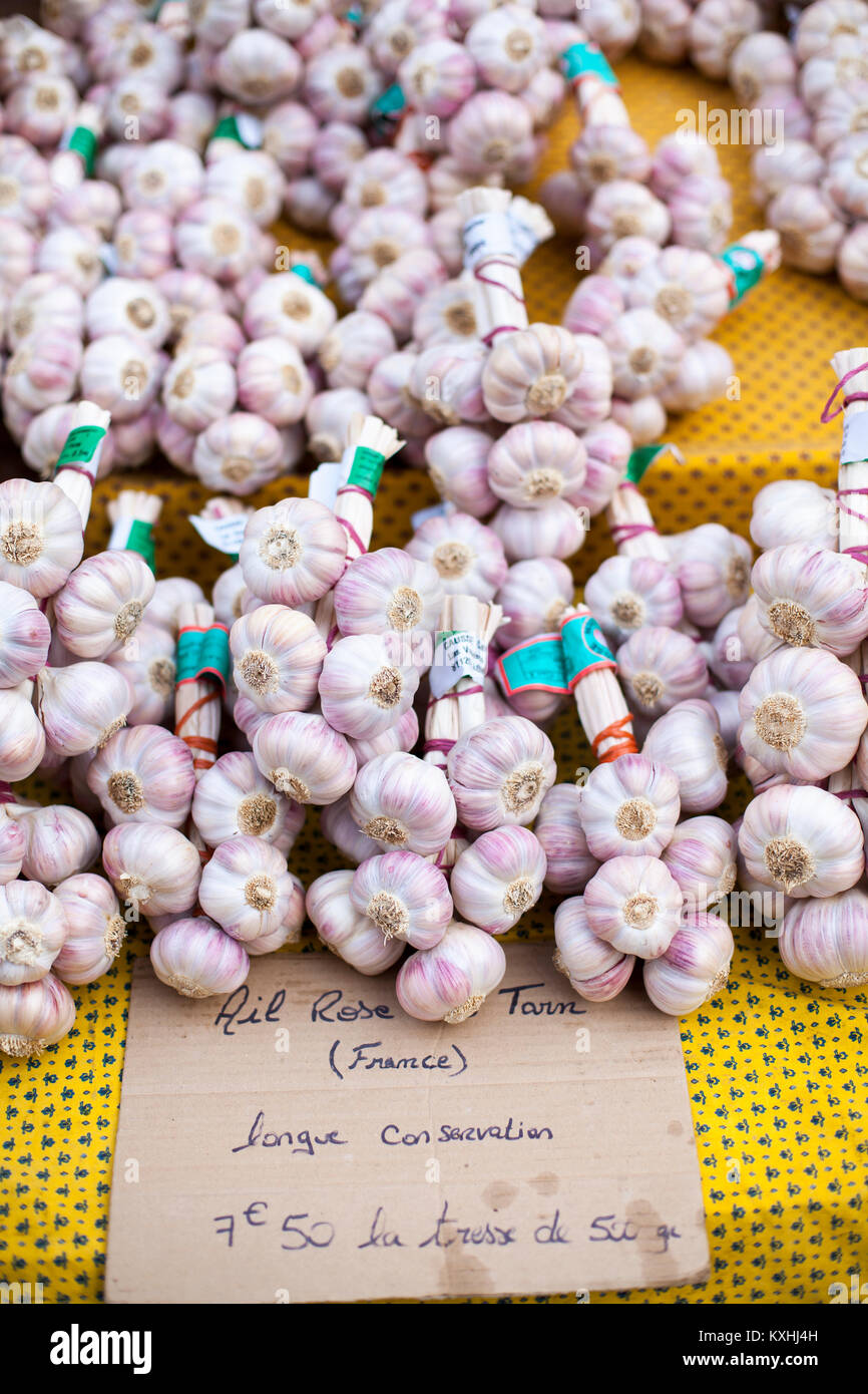 Food market fresh bunch hi-res stock photography and images - Alamy