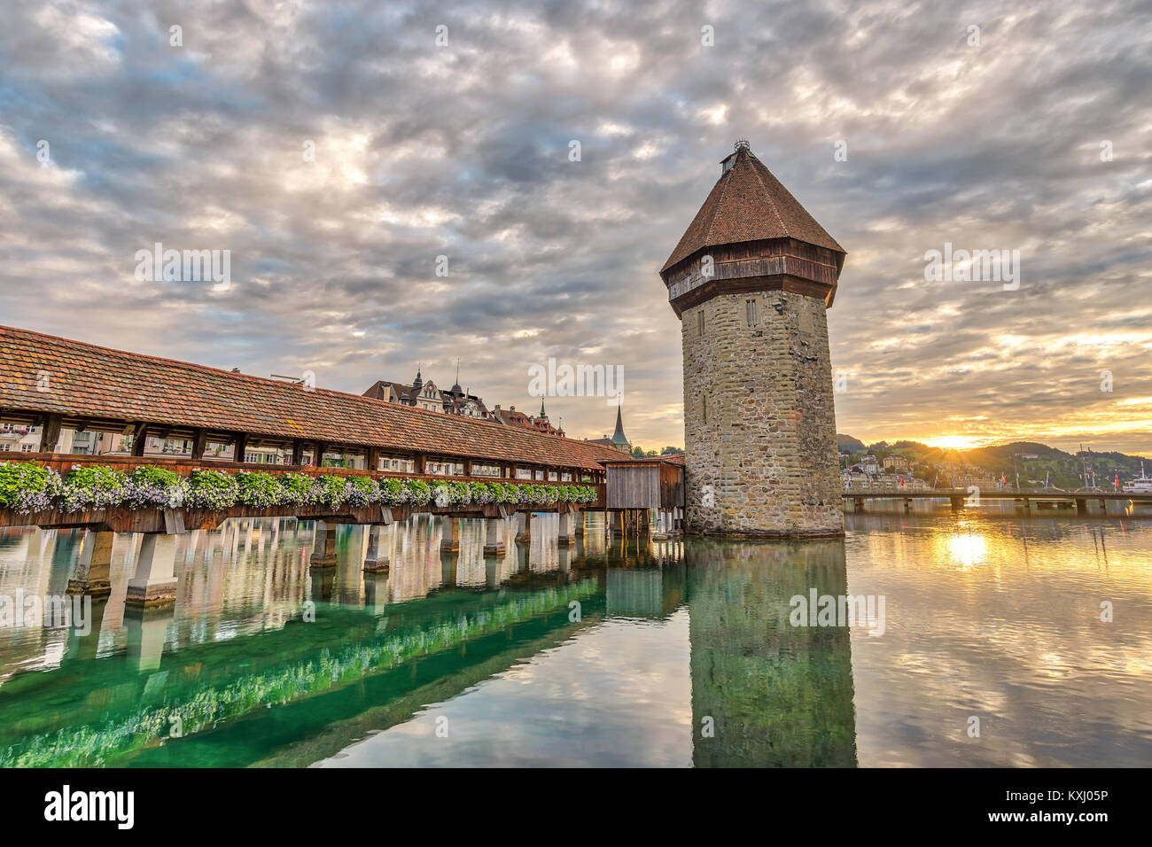 Lucerne sunrise city skyline and Chapel Bridge, Lucerne (Luzern ...