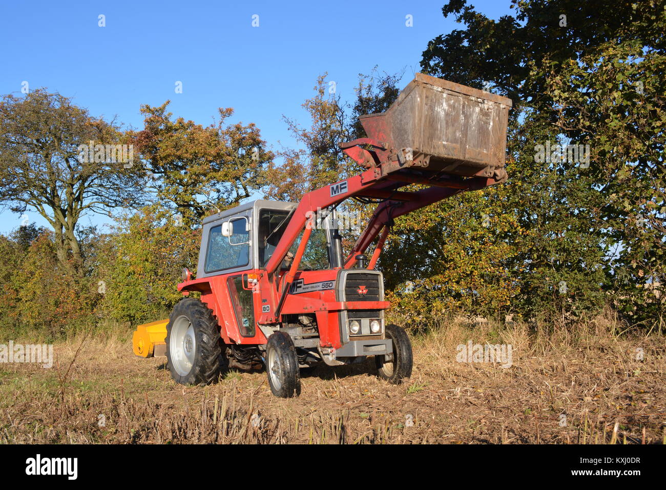 Massey Ferguson MF550 Tractor Stock Photo - Alamy