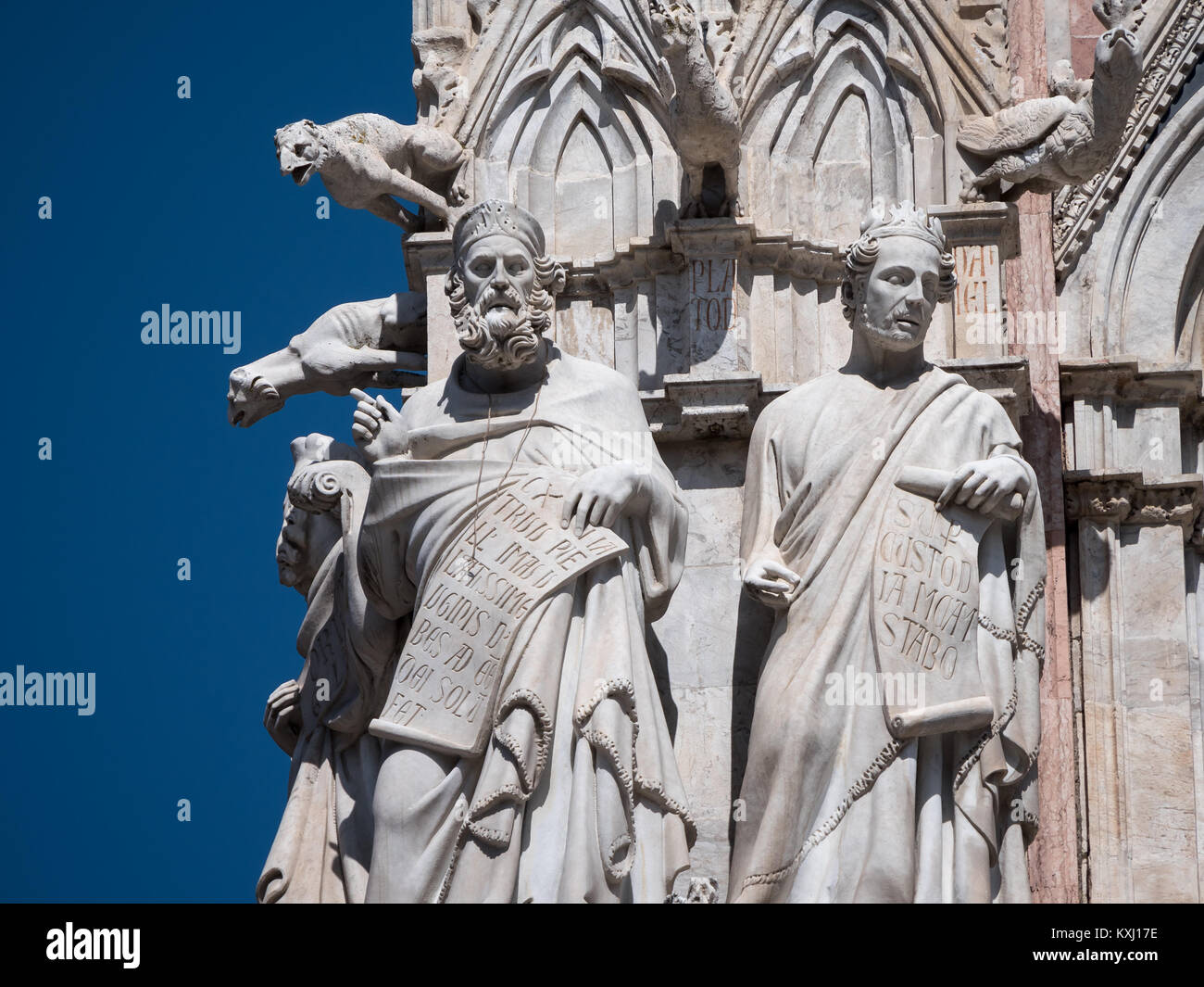 Medieval statues of catholic saints hi-res stock photography and images ...