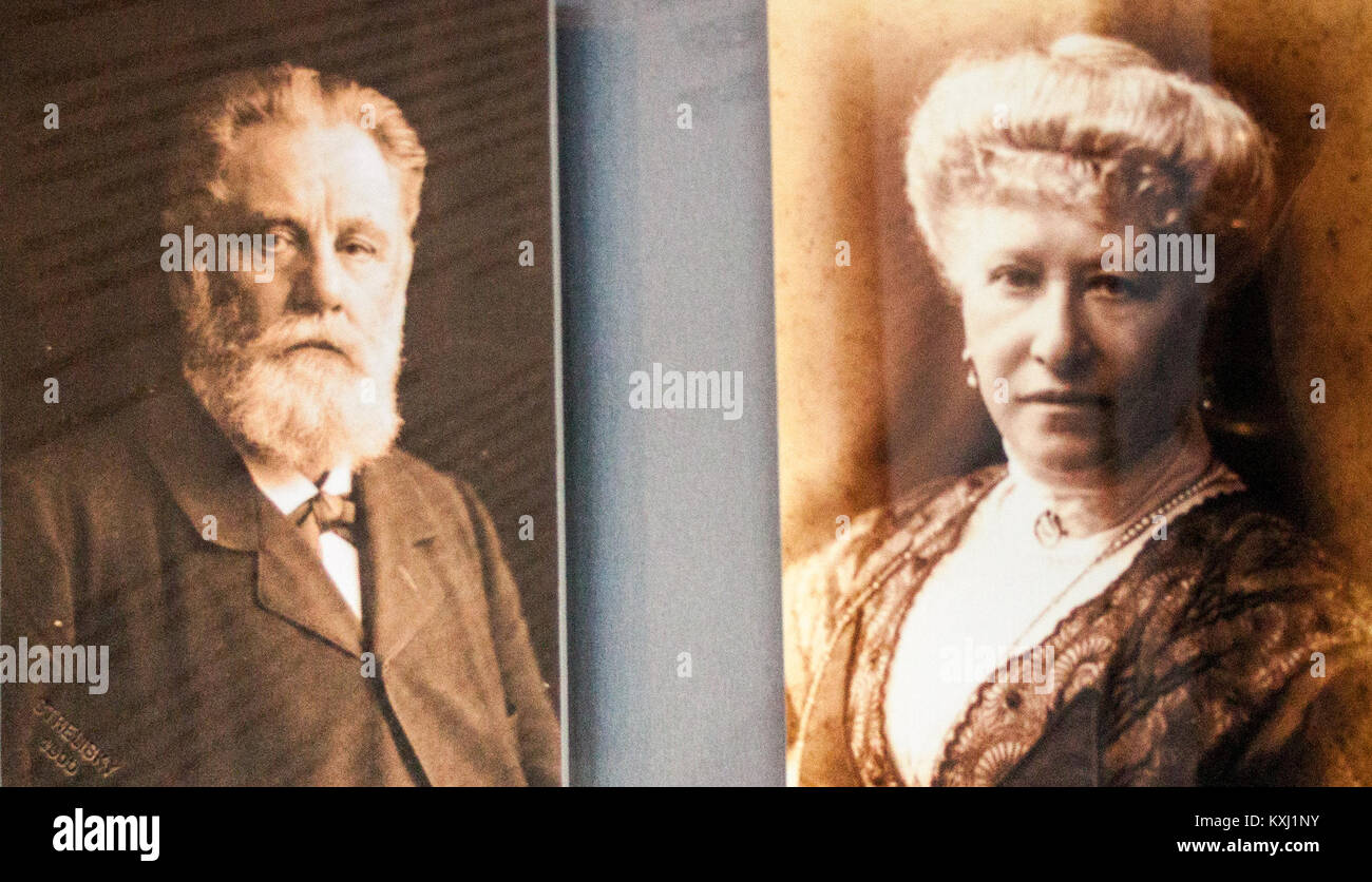 1890s vintage photo family hi-res stock photography and images - Alamy