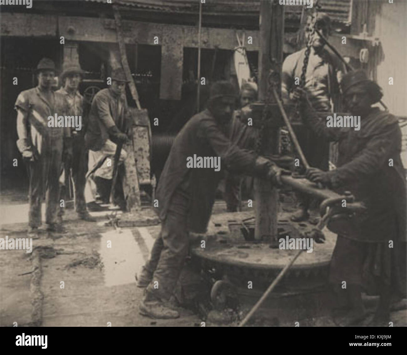 Anglo persian oil hi-res stock photography and images - Alamy