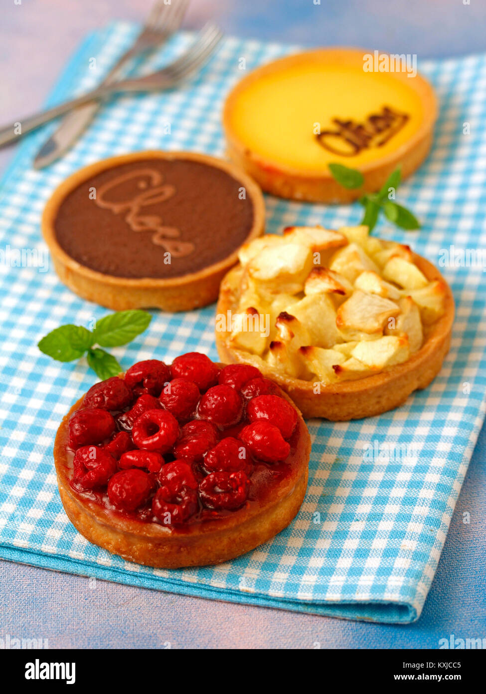 Fruits tartlet dessert hi-res stock photography and images - Alamy