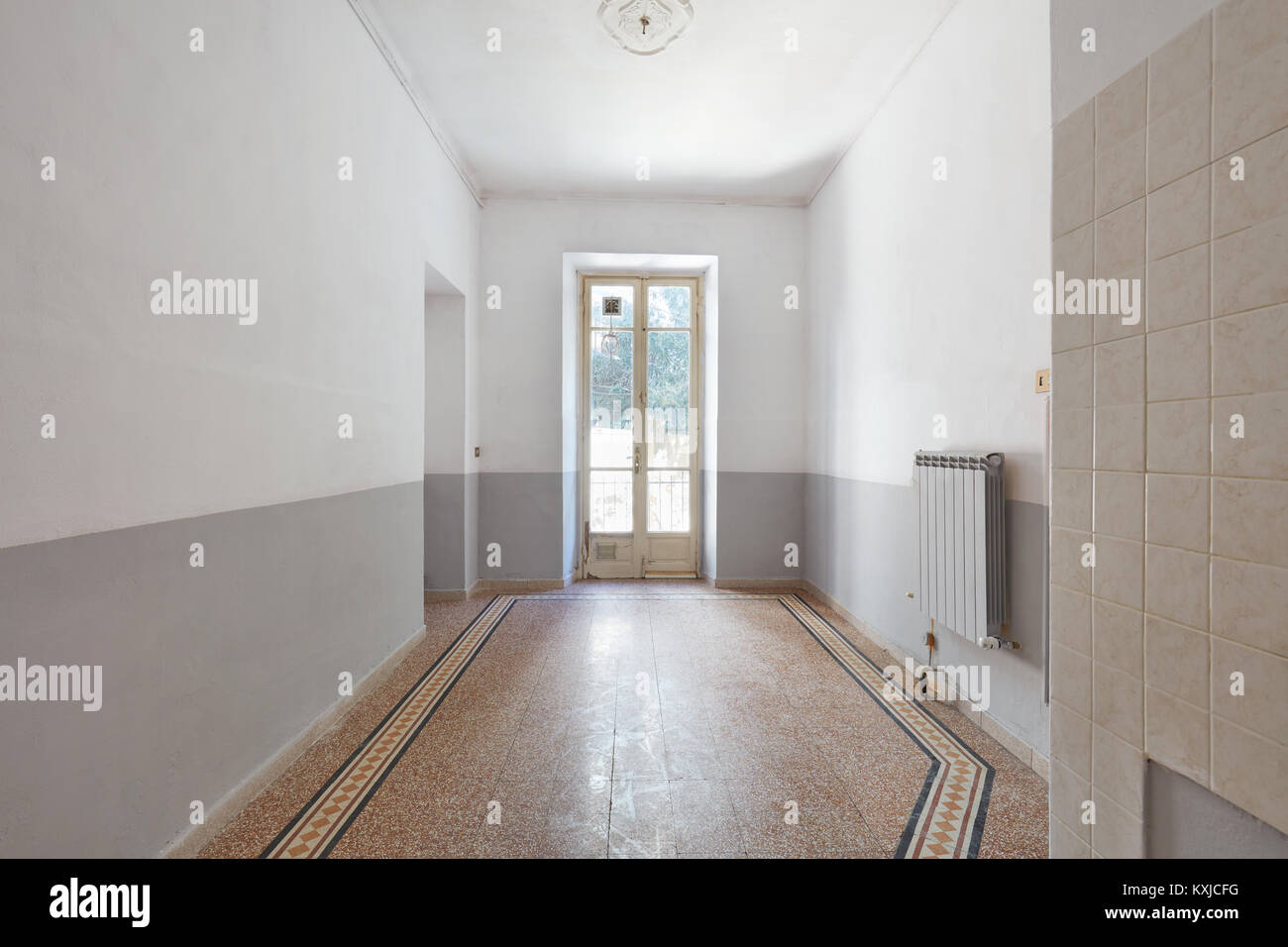 Tiled room hi-res stock photography and images - Alamy