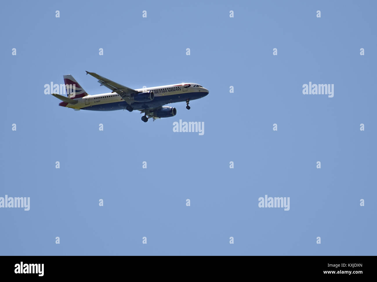 Airbus a320 nose landing gear hi-res stock photography and images - Alamy