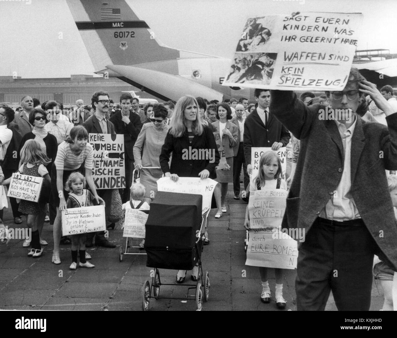 Politics couples Black and White Stock Photos & Images - Alamy