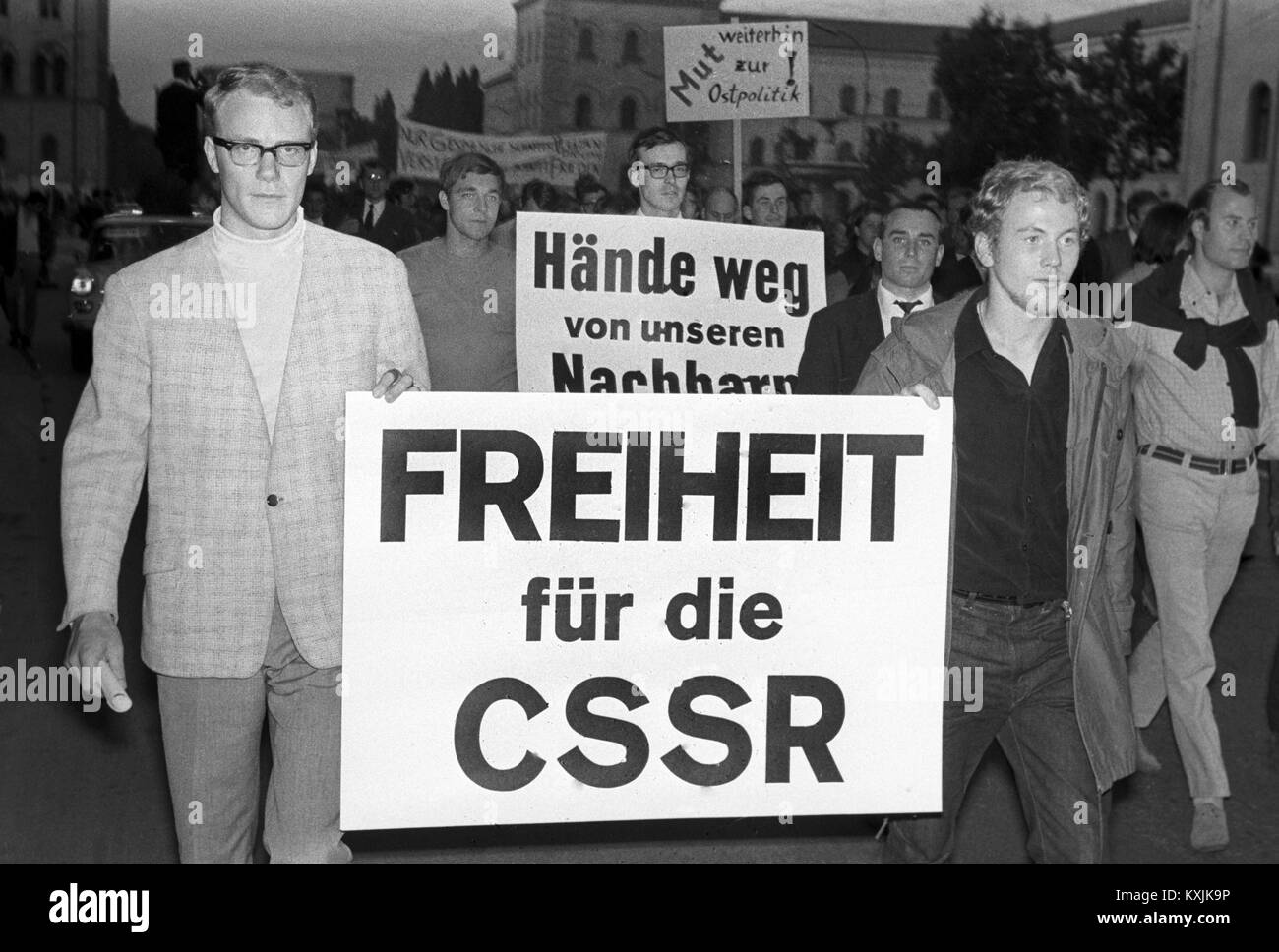 Soviet invasion czechoslovakia 1968 hi-res stock photography and images ...